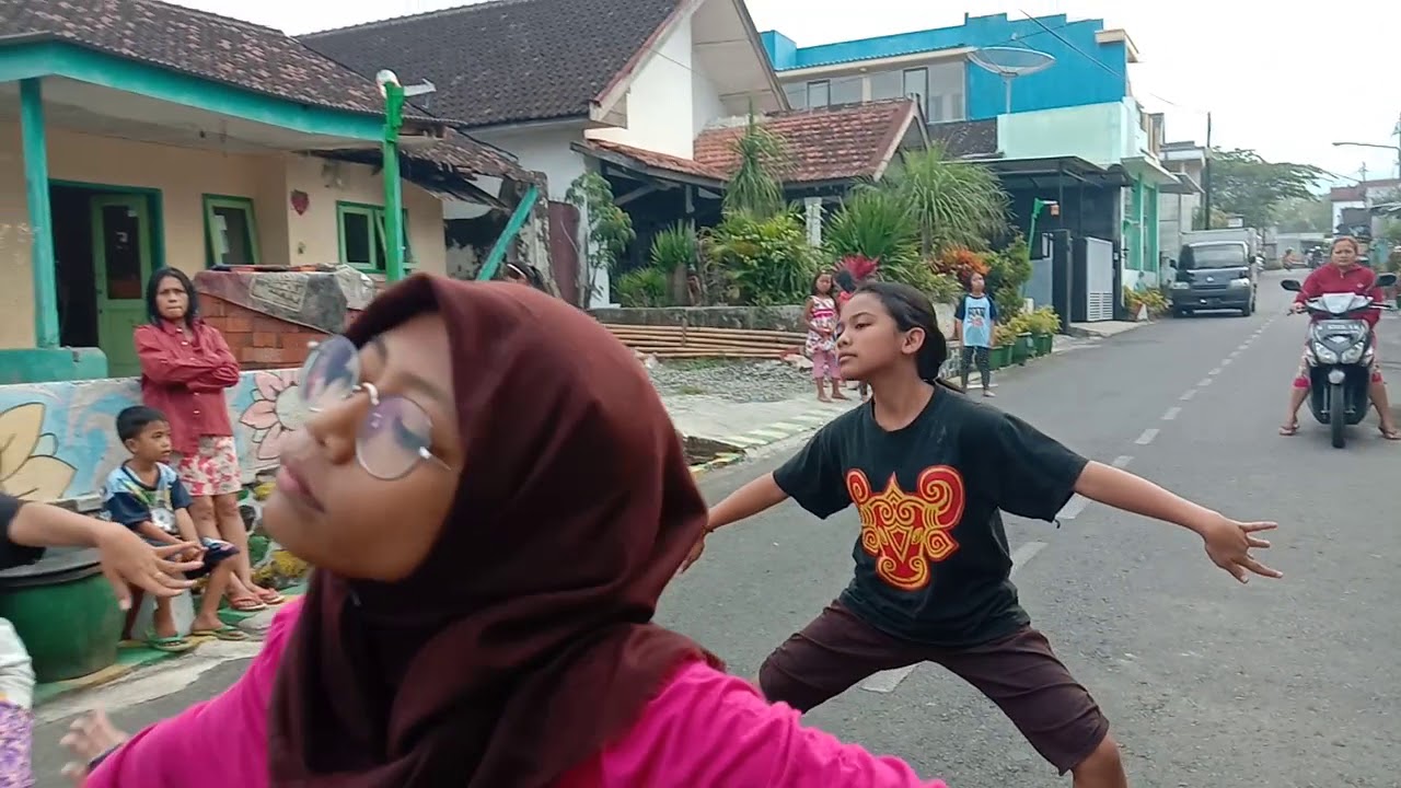 Sanggar Budaya Sangguran - Tari Topeng Bapang Malangan - Versi ...