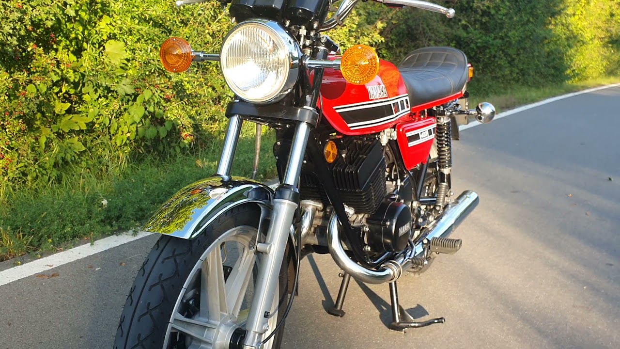 Yamaha RD400D of 1977 - Walk around a rare vintage twostroker ! - YouTube