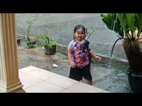 Ayu hujan hujan lagi