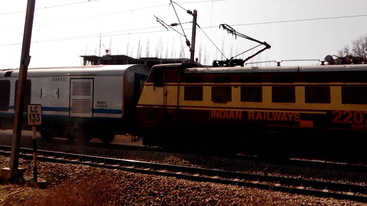 12007 Chennai - Mysore Shatabdi Express - YouTube