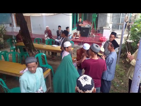 kesibukan acara hajatan khitanan bengkong di kampung