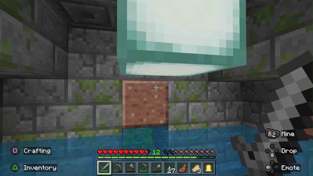 Me exploreing my survival world in minecraft pt2 - YouTube