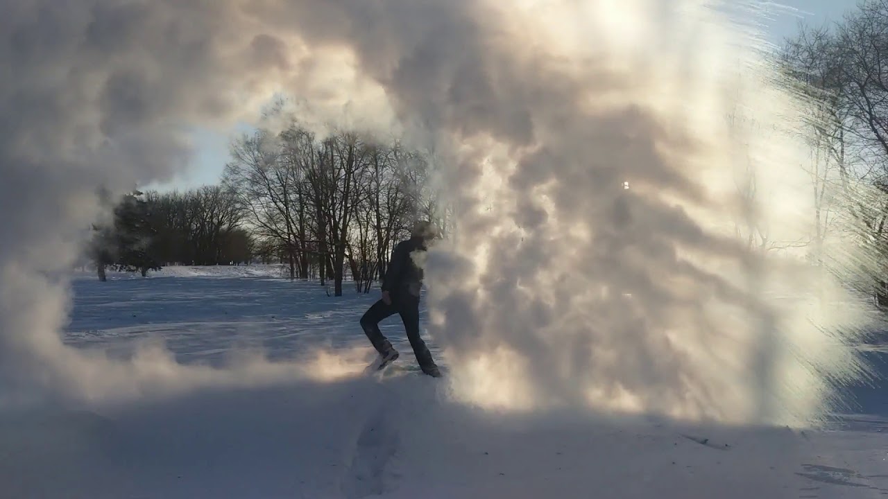 Boiling water thrown in -13 (-35 wind-chill) weather - YouTube