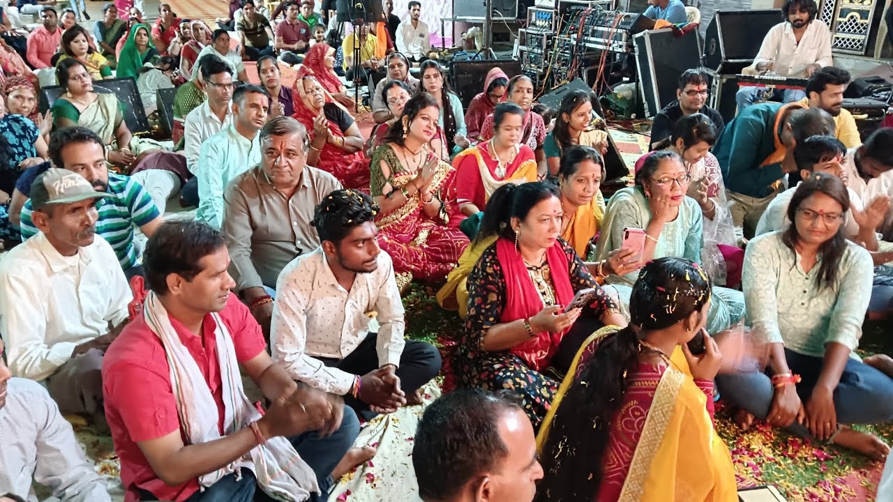 Mata ke Bhajan per jamkar nache bhakt#navratri #khatushyam #mansoori# ...