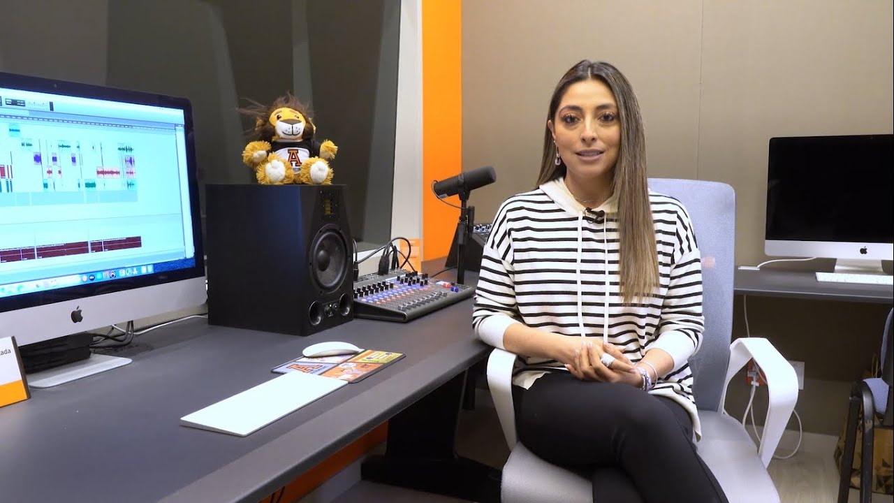 Ser y hacer líderes | Anáhuac Puebla | Carolina Gil - YouTube