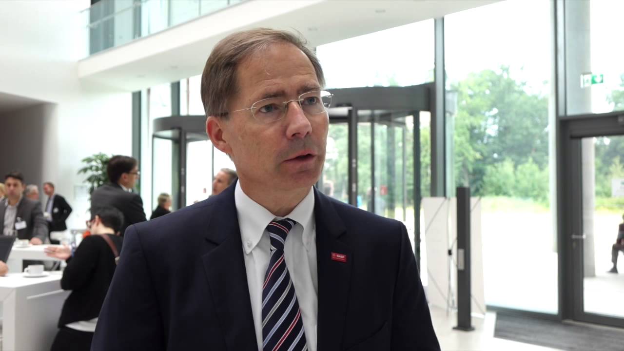 EXCHAiNGE 2015 - Interview mit Dr. Andreas Backhaus - YouTube