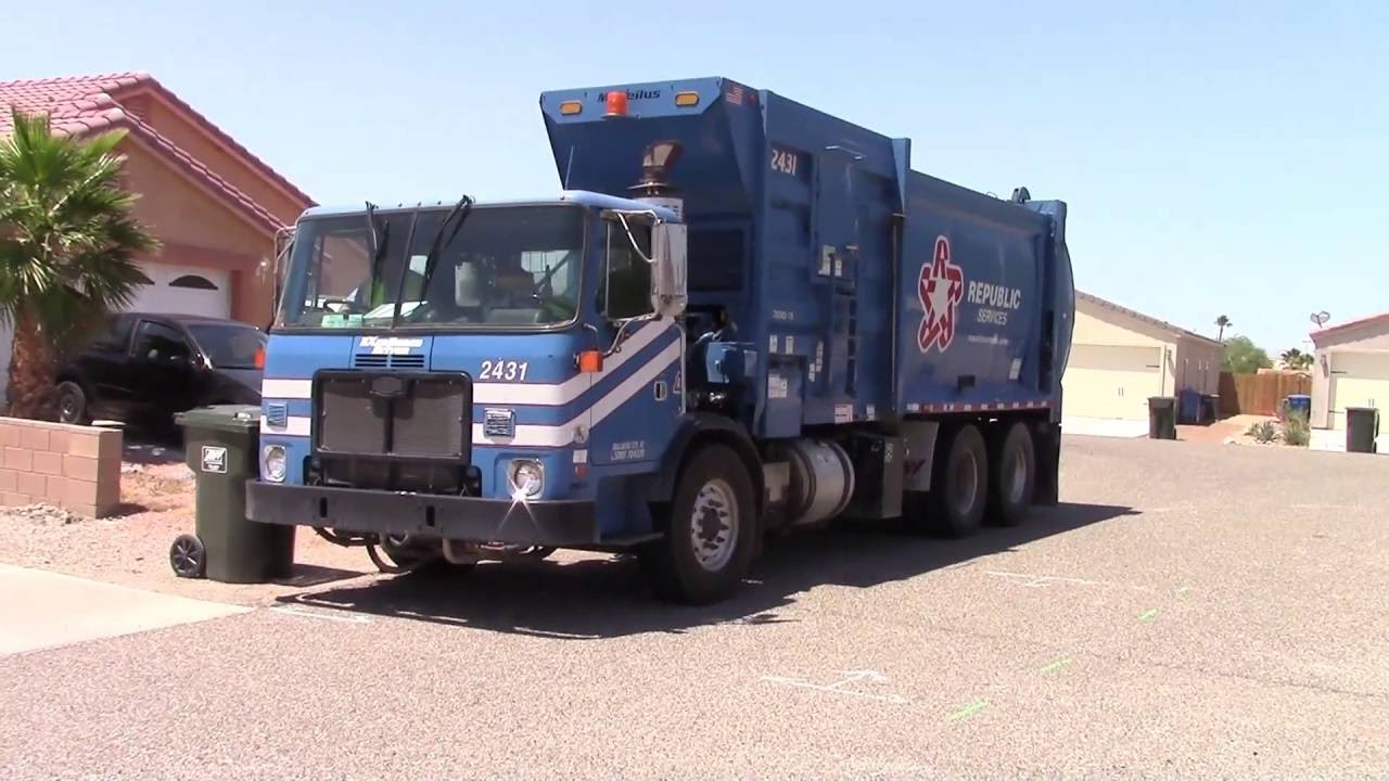 Unused Clips of Garbage Trucks (Part 4) - YouTube