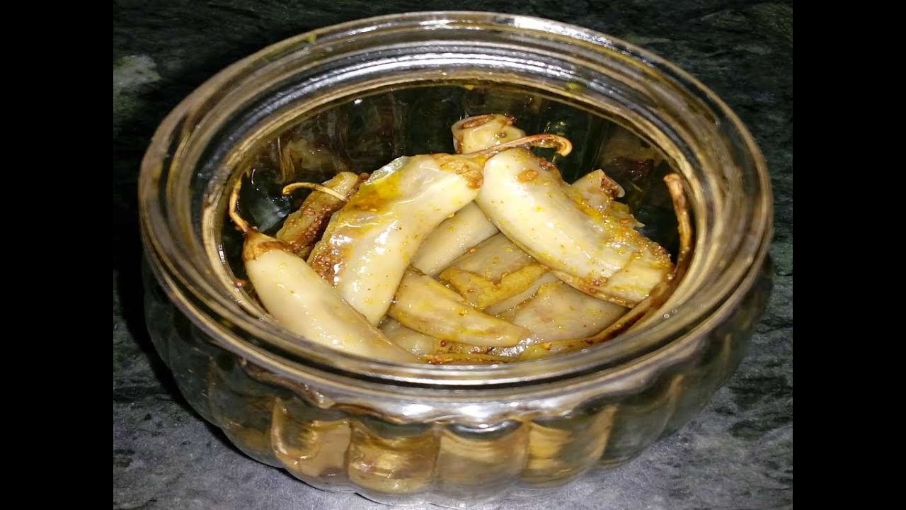 मट्ठा हरी मिर्च का अचार -- Mattha Hari Mirch Ka Achar - YouTube