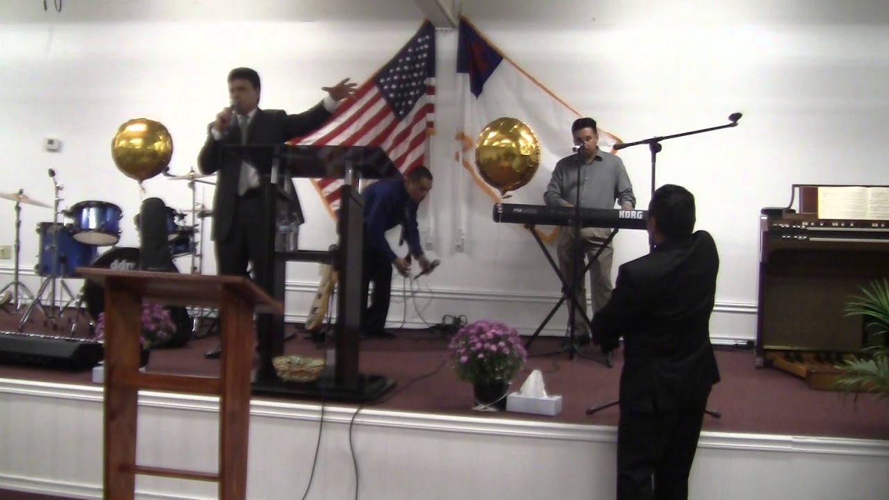RAMON REYES MINISTRANDO EN LA IGLESIA CASA DE ORACION EN COLUMBUS IN ...