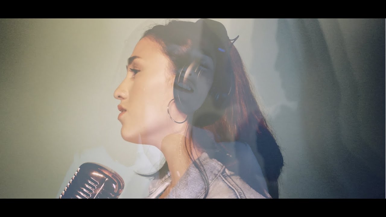 Ocean Eyes (Cover) - Jade Riccio - YouTube