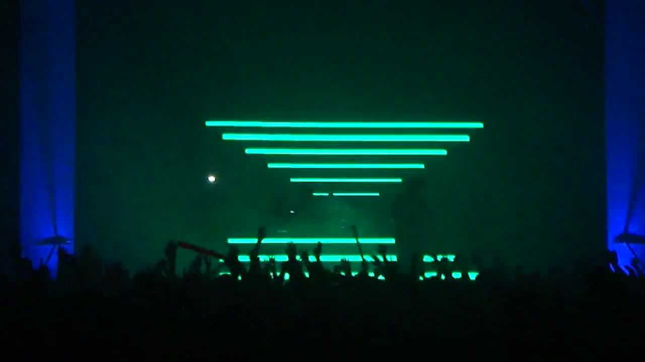 UP JMA ADHOC SEEK AVIDITY DJ ACE RAMOS WITH MC PAO CROWD READY TO JUMP ...