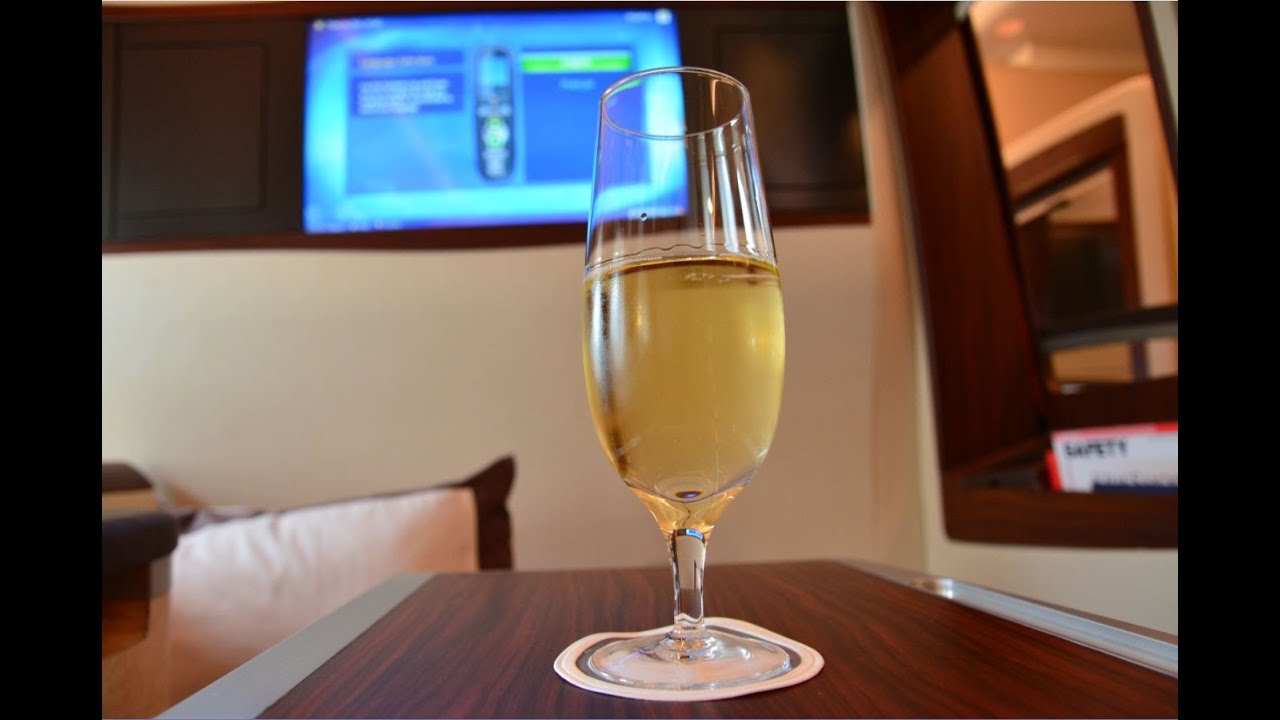 Singapore Airlines A380 Suites SQ802 Singapore to Beijing - YouTube