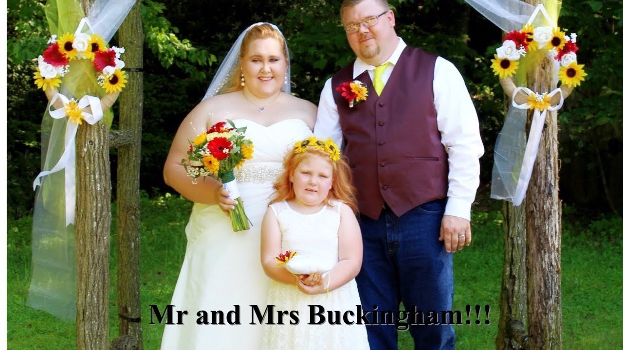 Mr and Mrs Buckingham - YouTube