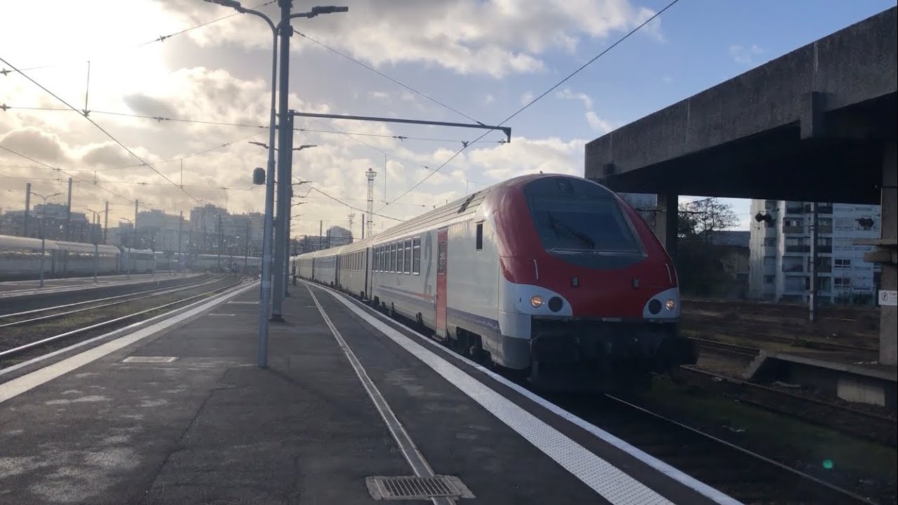 Arrivée d’un Corail Bourgogne + BB7240 En Voyage en gare de Paris Bercy ...
