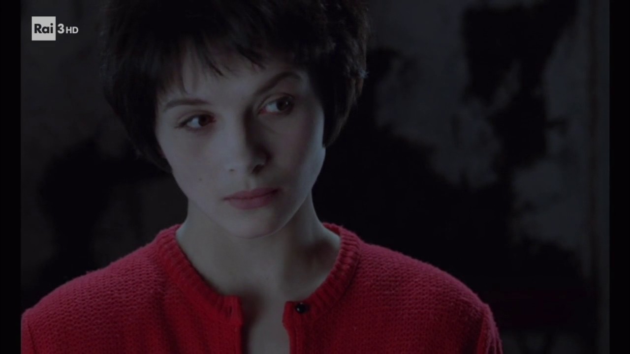 Juliette Binoche in Rosso Sangue di Leos Carax (1986) - YouTube