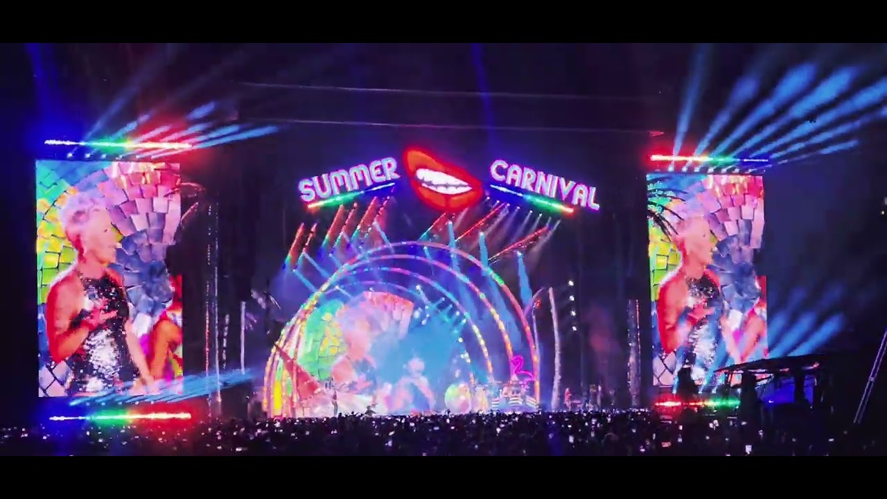 Pink - Get the party started - Summer Carnival tour Melbourne 2024 ...