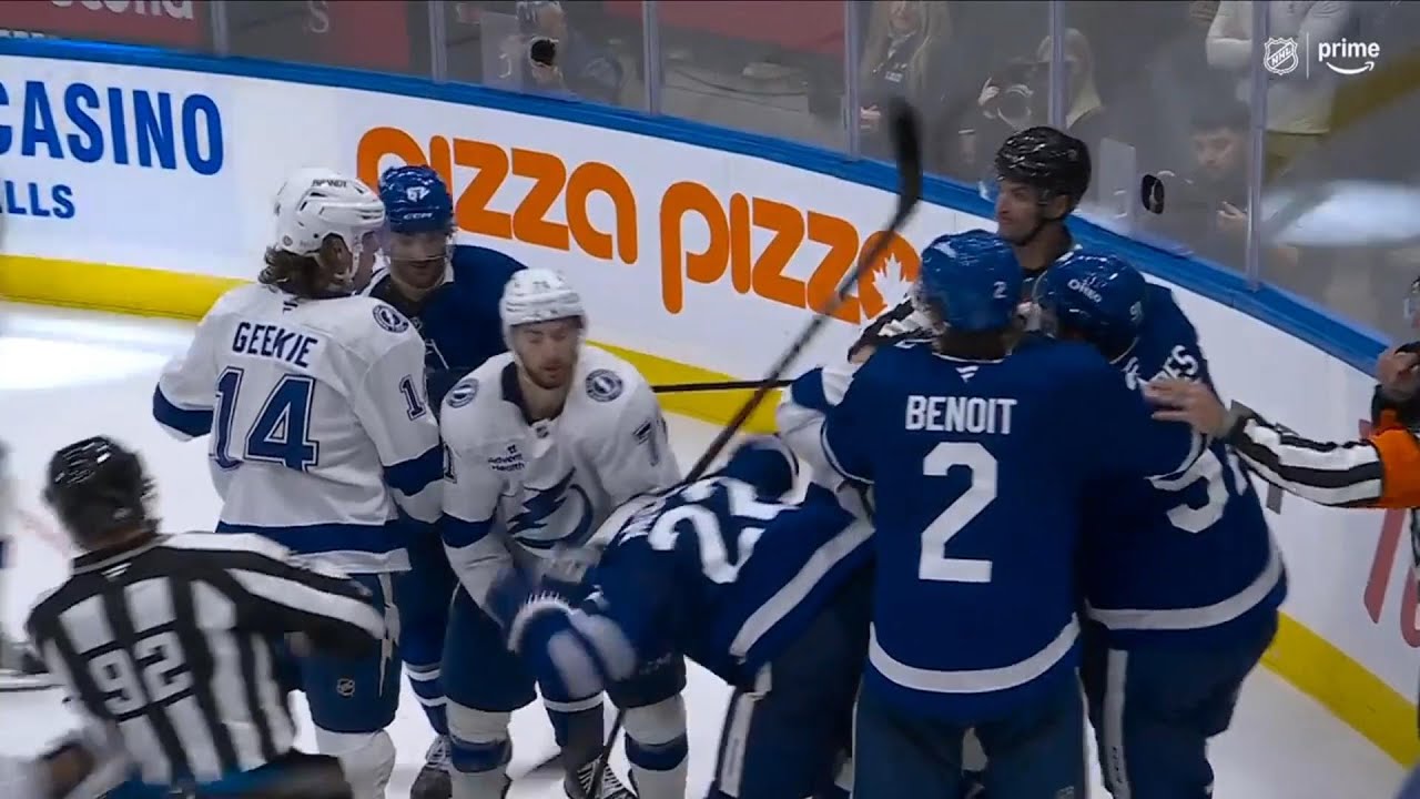 Toronto Maple Leafs Vs Tampa Bay Lightning End Of Game Scrum - YouTube