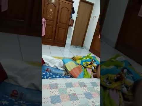 younger sister loves the sleeping brother