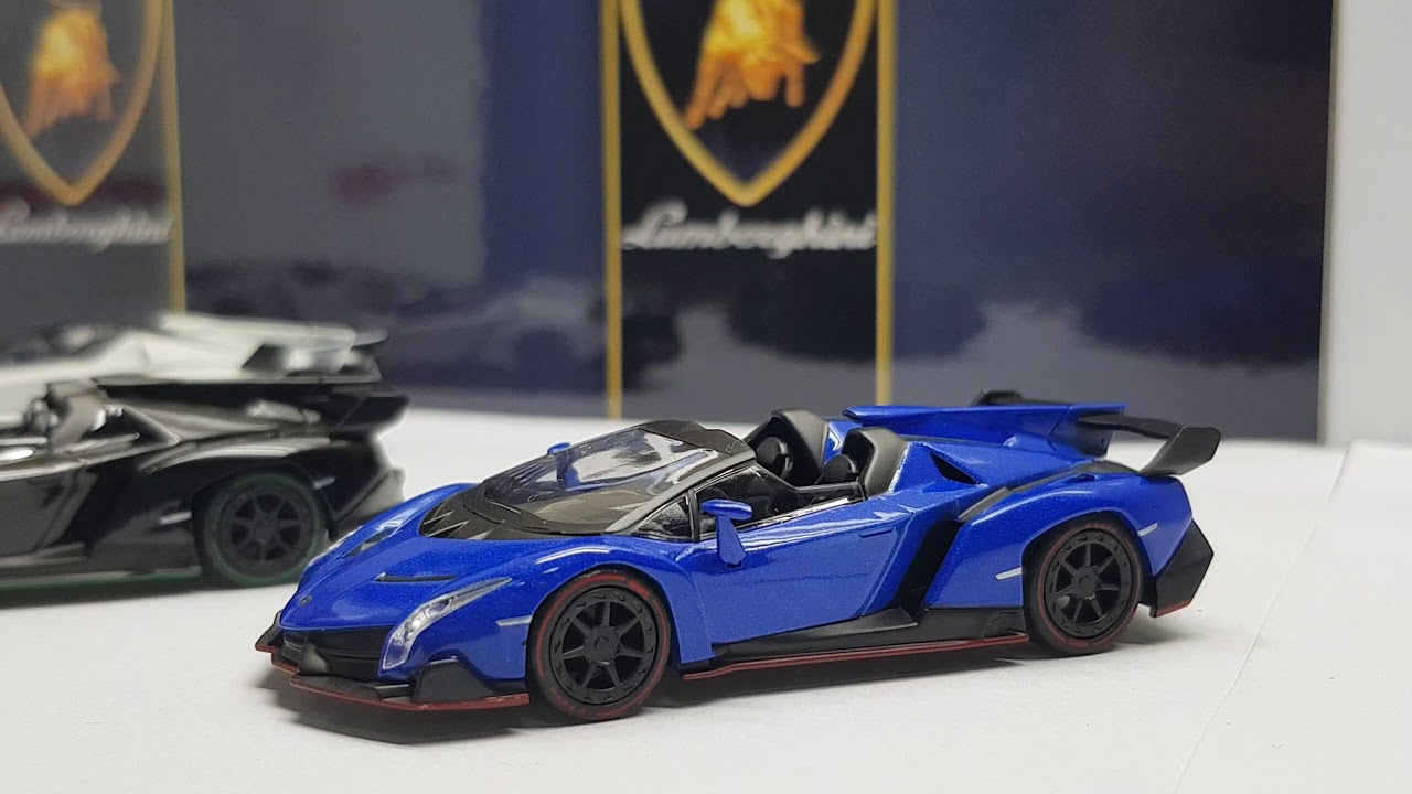 Lamborghini Veneno Roadster Blue
