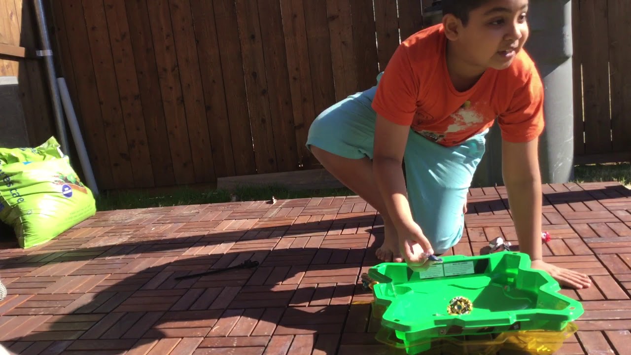 Does golden spray paint help a bey BEYBLADE BURST - YouTube