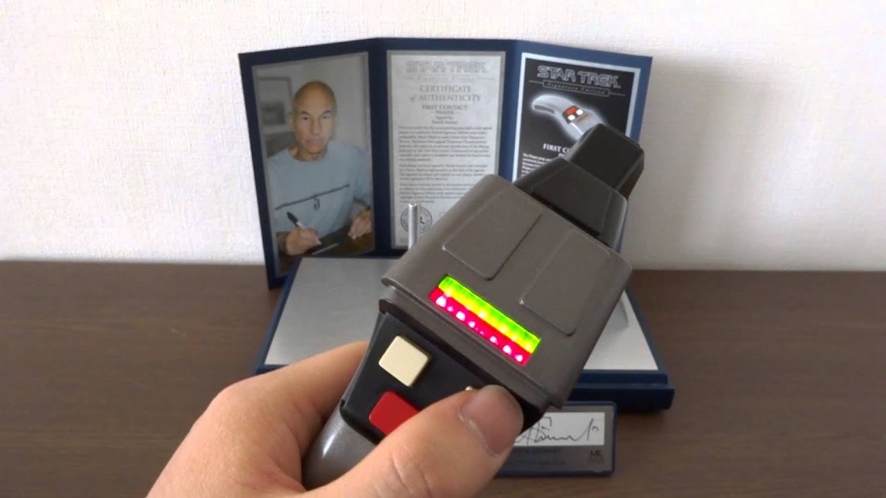 Master Replicas Star Trek First Contact Phaser Signature Edition - YouTube