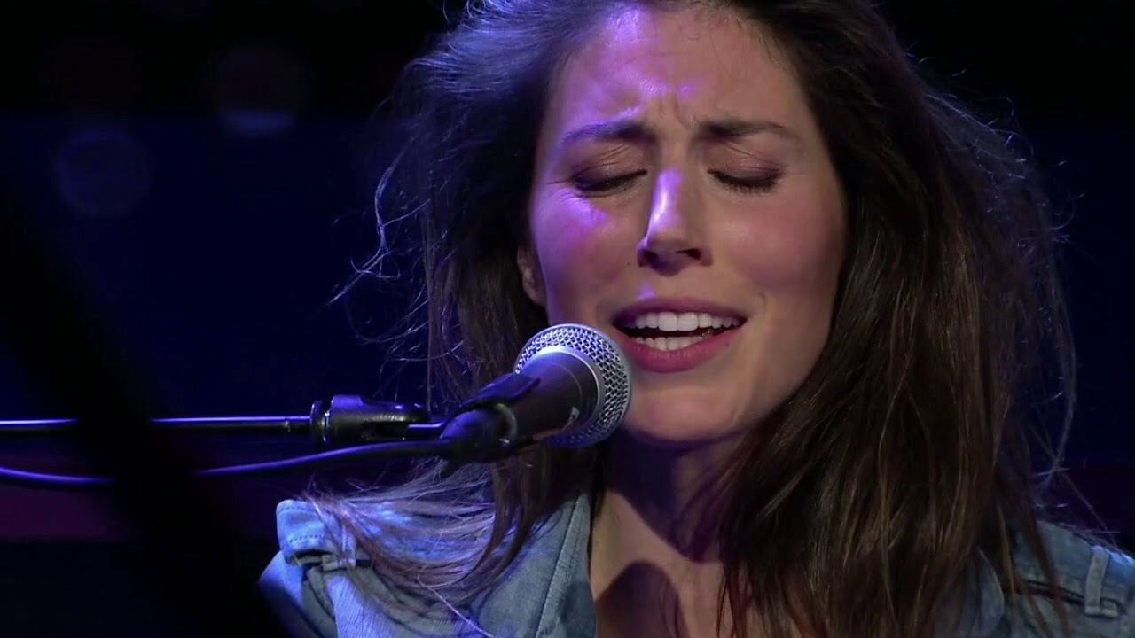 Iris Hond bij RTL Late Night - Remember Us This Way - A Star Is Born ...