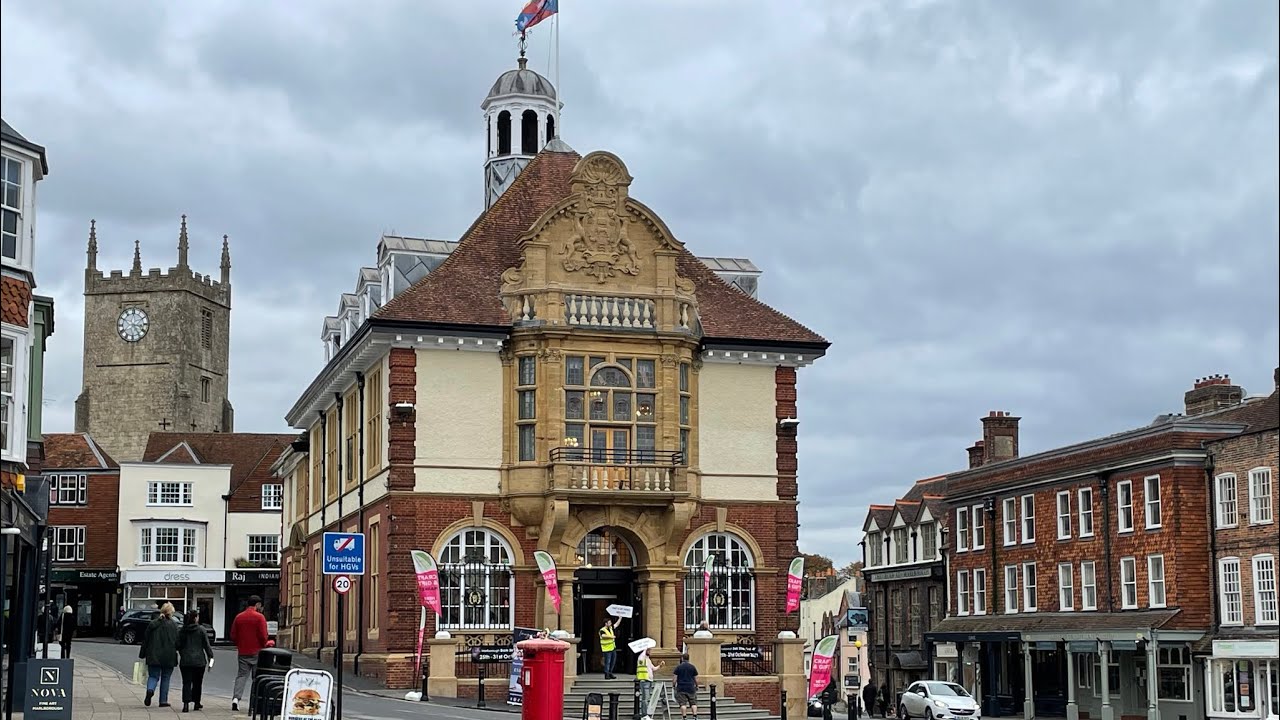 A walk around Market town Marlborough (Wiltshire) - YouTube