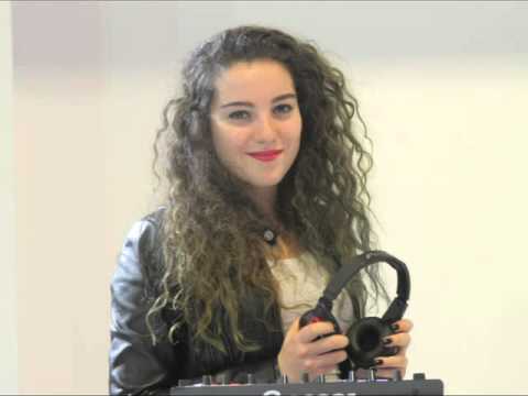 BursaGB - G2A Gist2016 Standında DJ Ece kanmaz Performansı!