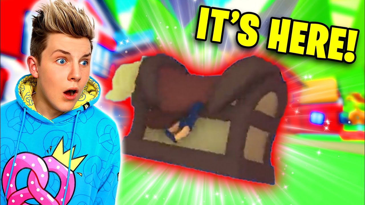 IT'S HERE!! NEW PONY BOX IN ADOPT ME!! Prezley - YouTube
