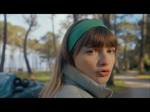 Zélie - Est-ce que tout va bien ? (Clip officiel)