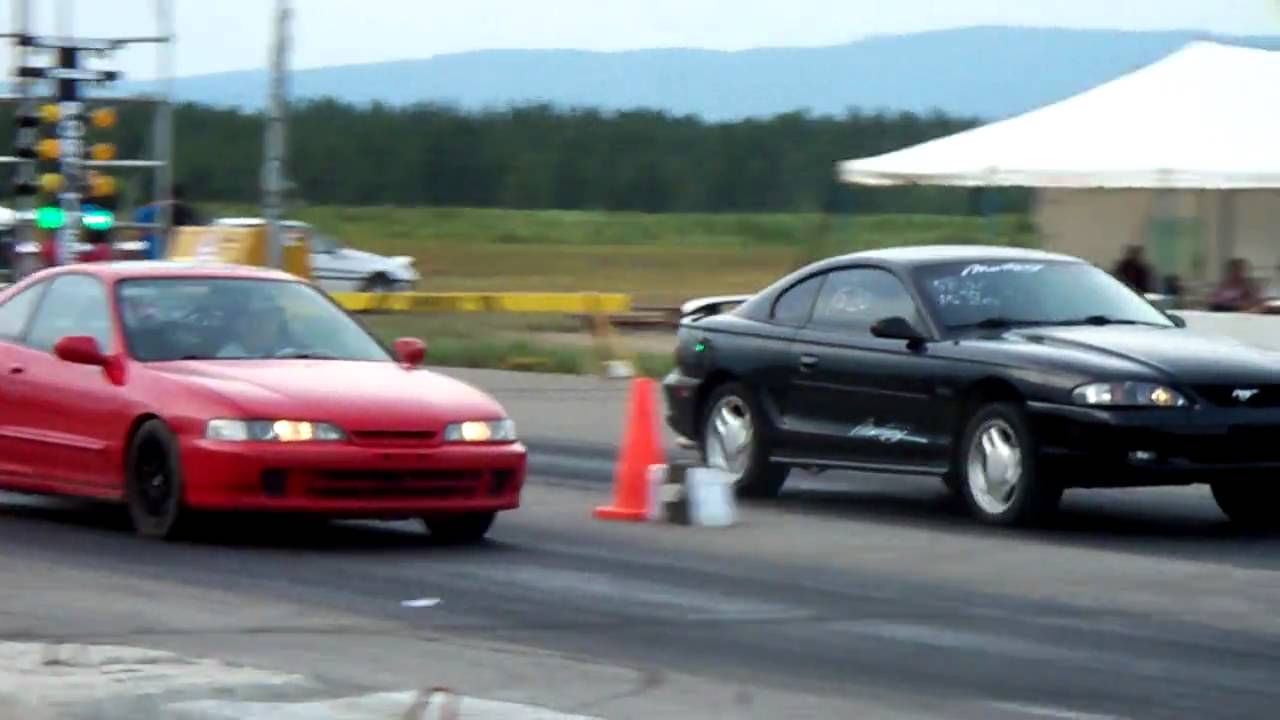 Integra JDM GSR VS Mustang - YouTube