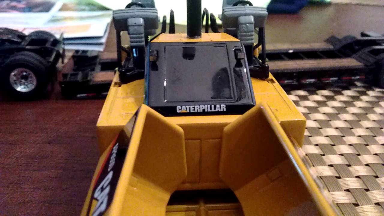 1/50 Scale Cat AP655D Asphalt Paver - YouTube