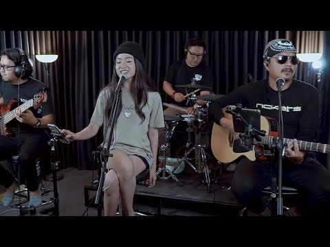 LAGI LAGI KU GA BISA TIDUR - ILU IMU || COVER SALLSA BINTA & 3 PEMUDA BERBAHAYA