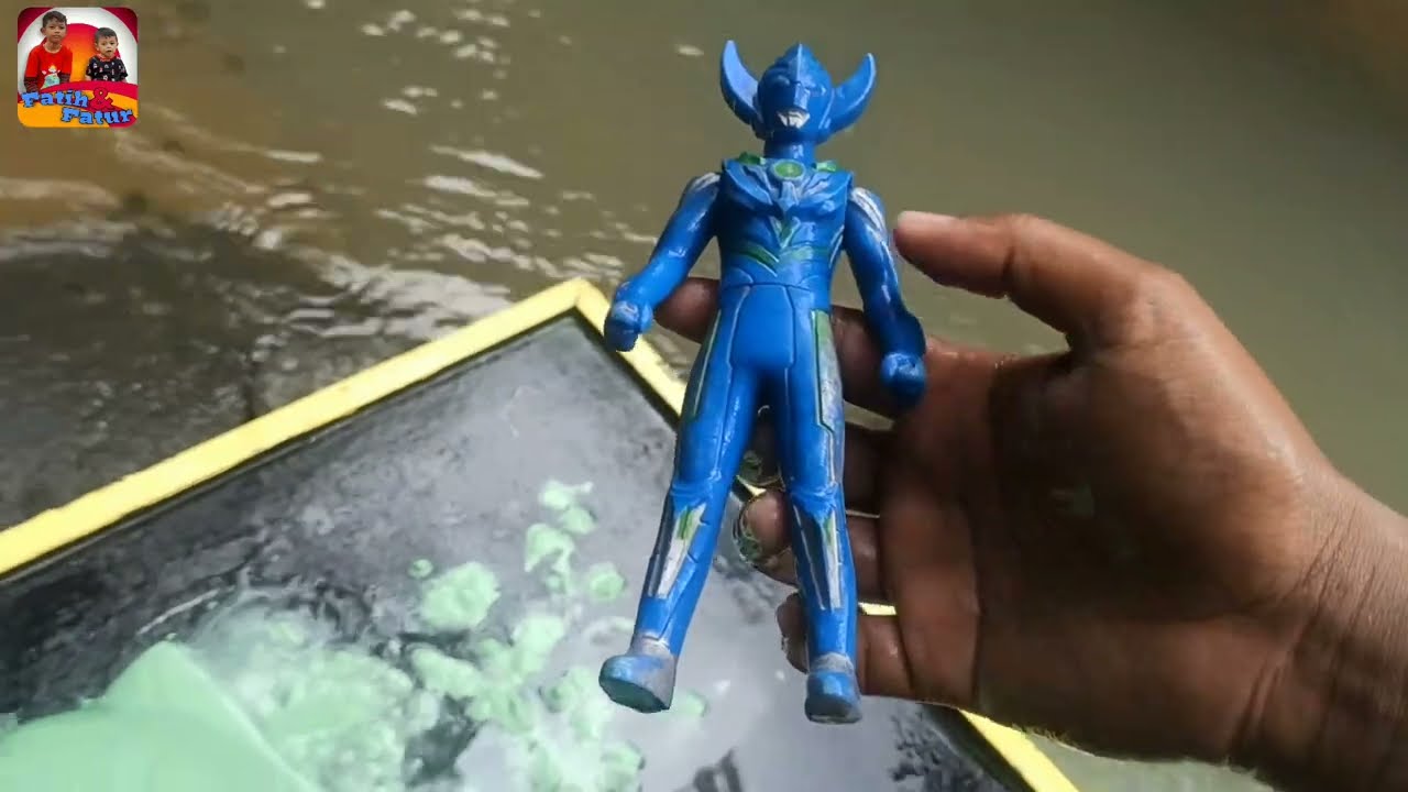 MENCUCI MAINAN SUPERHERO RANGER BIRU, KAMEN RIDER, ULTRAMAN, TOPENG ...