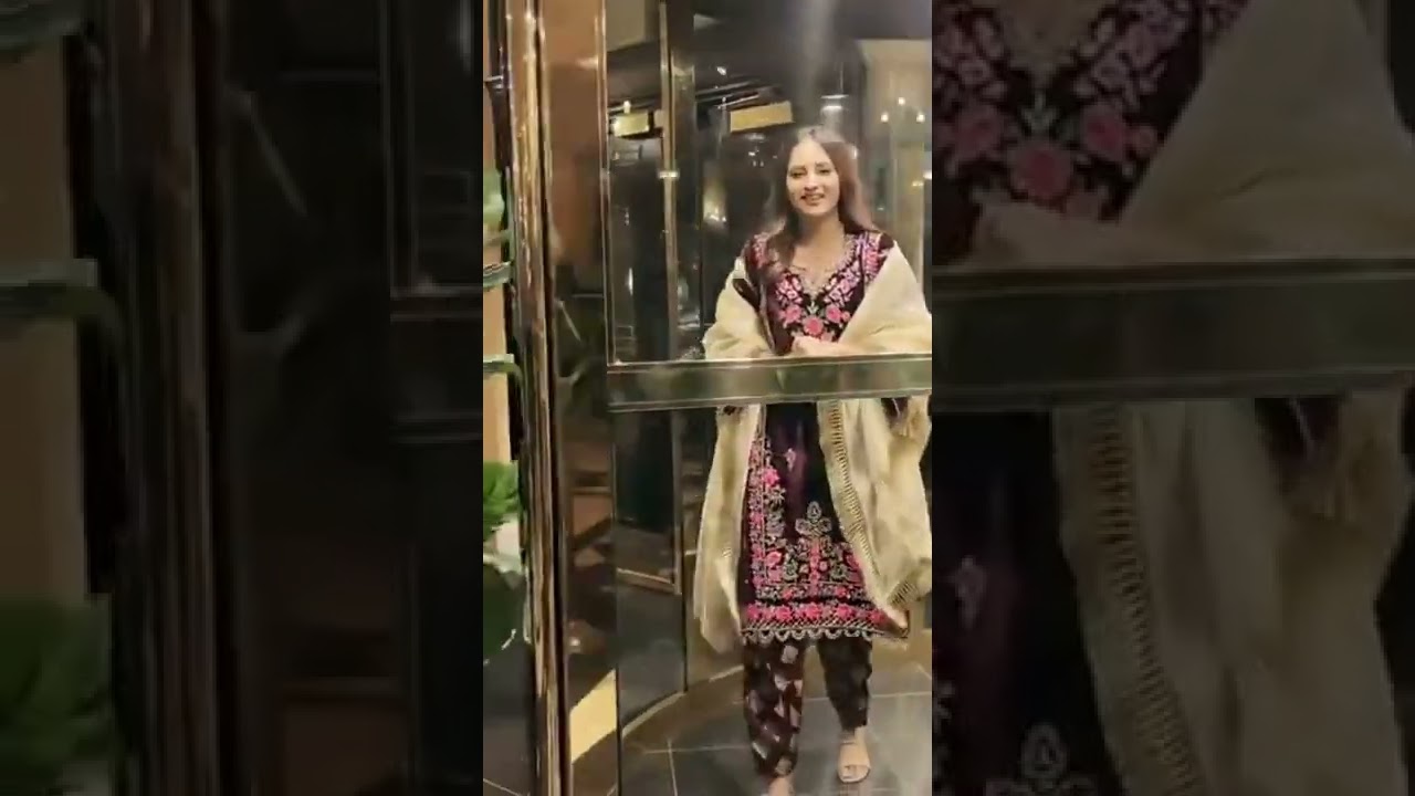 Bani Sandhu# Punjabi suit # punjabi short video # - YouTube