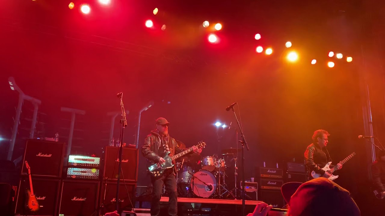 BOC live 2019 Cities on flame - YouTube