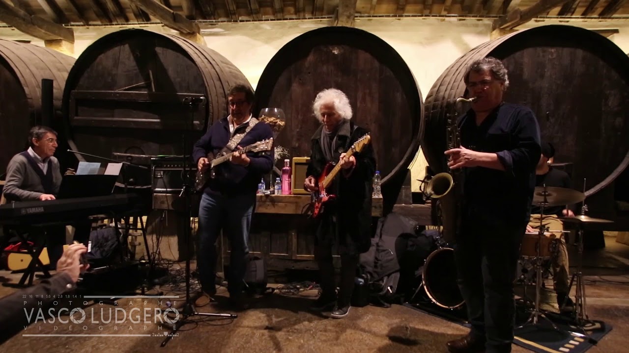 Phil Mendrix & Rui Veloso - YouTube