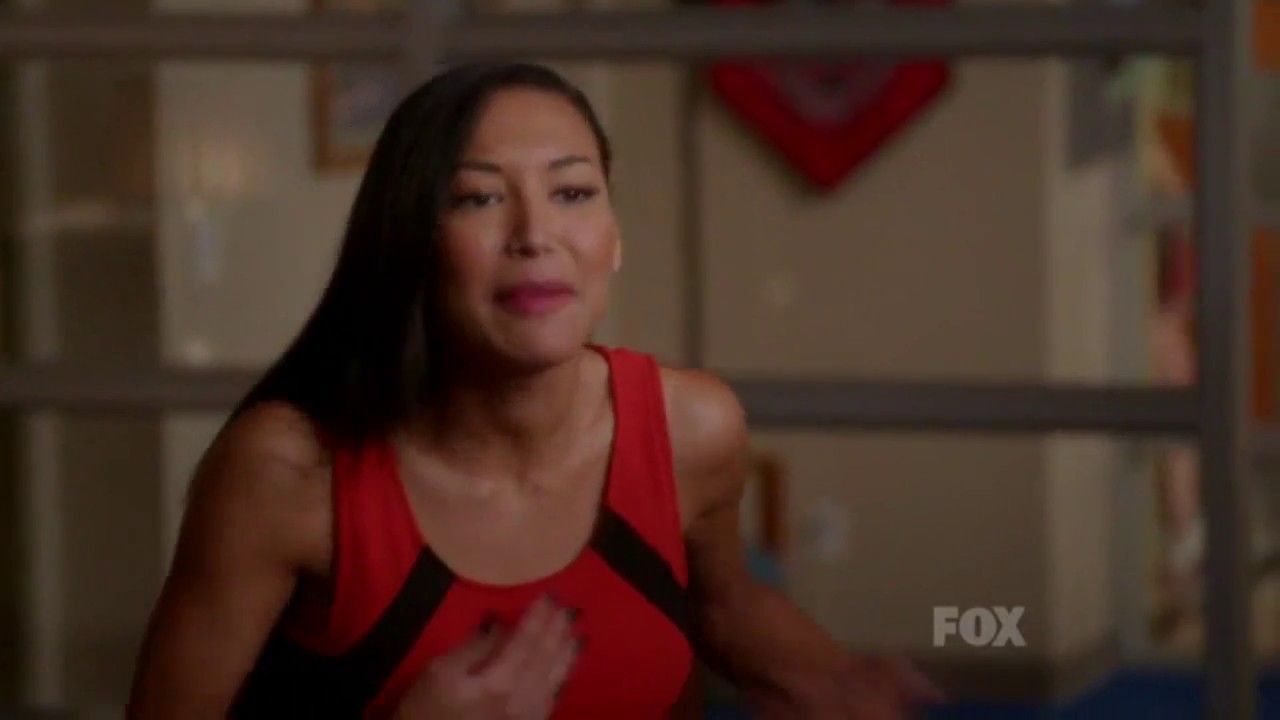 GLEE - Pelea Santana VS Sue Sylvester [The Quarterback 5X03] - YouTube