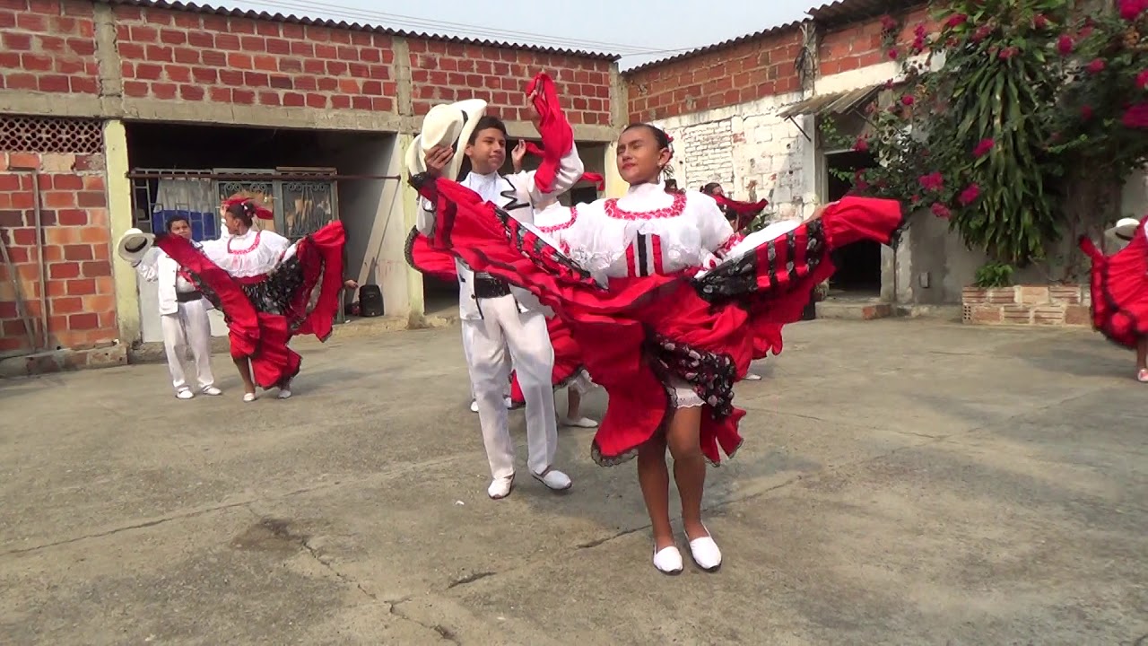 Traditional Colombian Dance Troop - YouTube