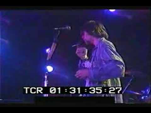 KURT COBAIN SMOKING AND SING - YouTube