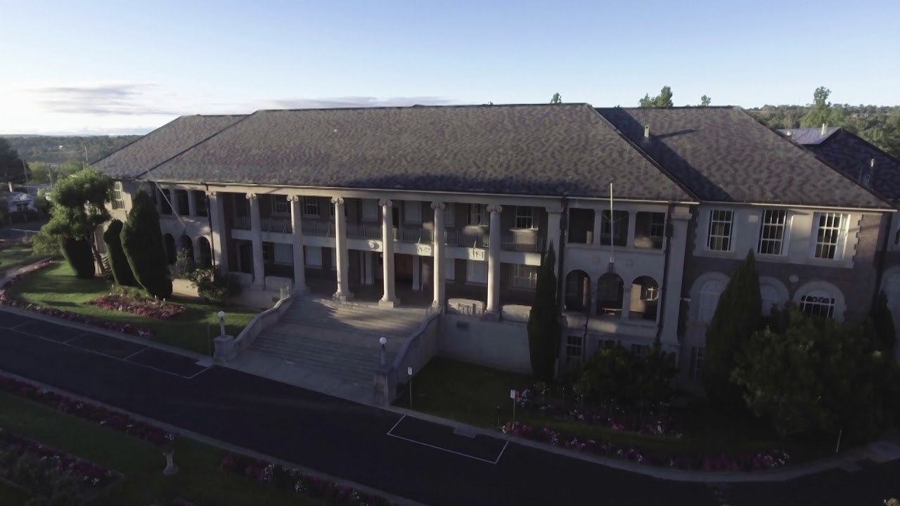 Old Teachers College, Armidale - YouTube