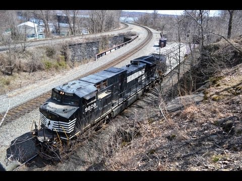 NS 053 H/W with plate steel & damaged Tank Cars on flats - YouTube