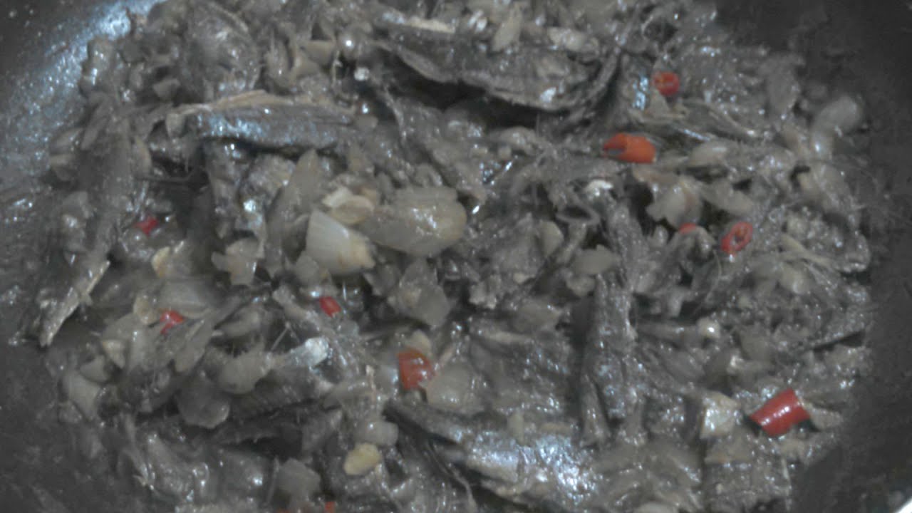 How to cook Gourmet Tuyo (Making a dried fish condiment) - YouTube