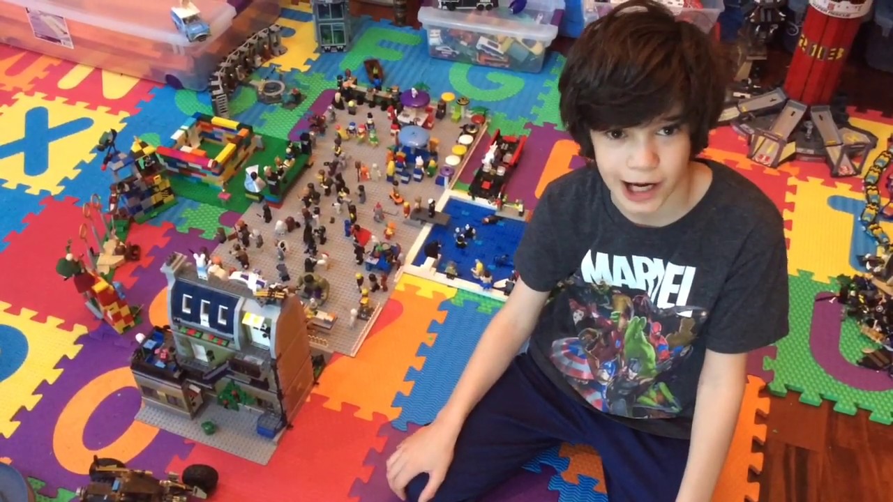 Huge LEGO Party - YouTube