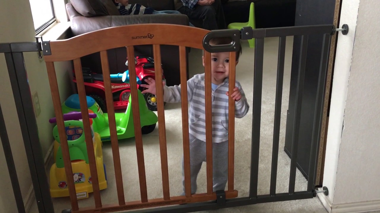 Ryan opens gate at 14 months - YouTube