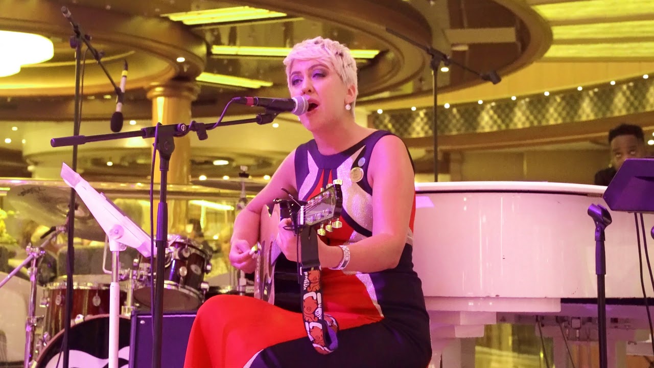 Ella Ryan - Fishin' In The Dark (4K) - YouTube