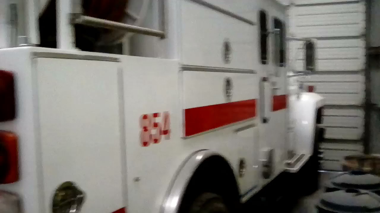 Forest Service F-800 type 3 model 62 A wildland fire engine repainted ...