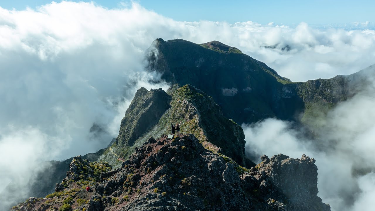 Hiking Madeira - ENCUMEADA TO PICO RUIVO HIKE tur/retur - YouTube