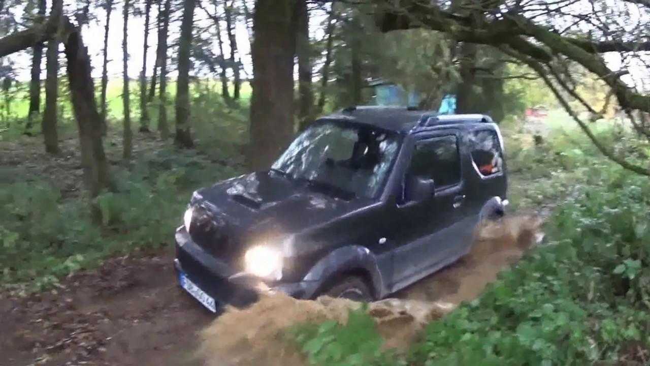 Suzuki Jimny in mud/ Tunnel - YouTube