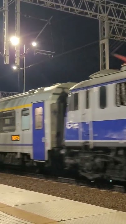 Odjazd ic Zamoyski z EU07-092 + RP1 i fotka lokomotywy - YouTube